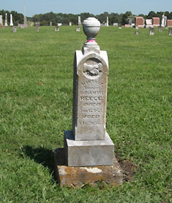 Stone Leveling – Burns Family Cemetery Services